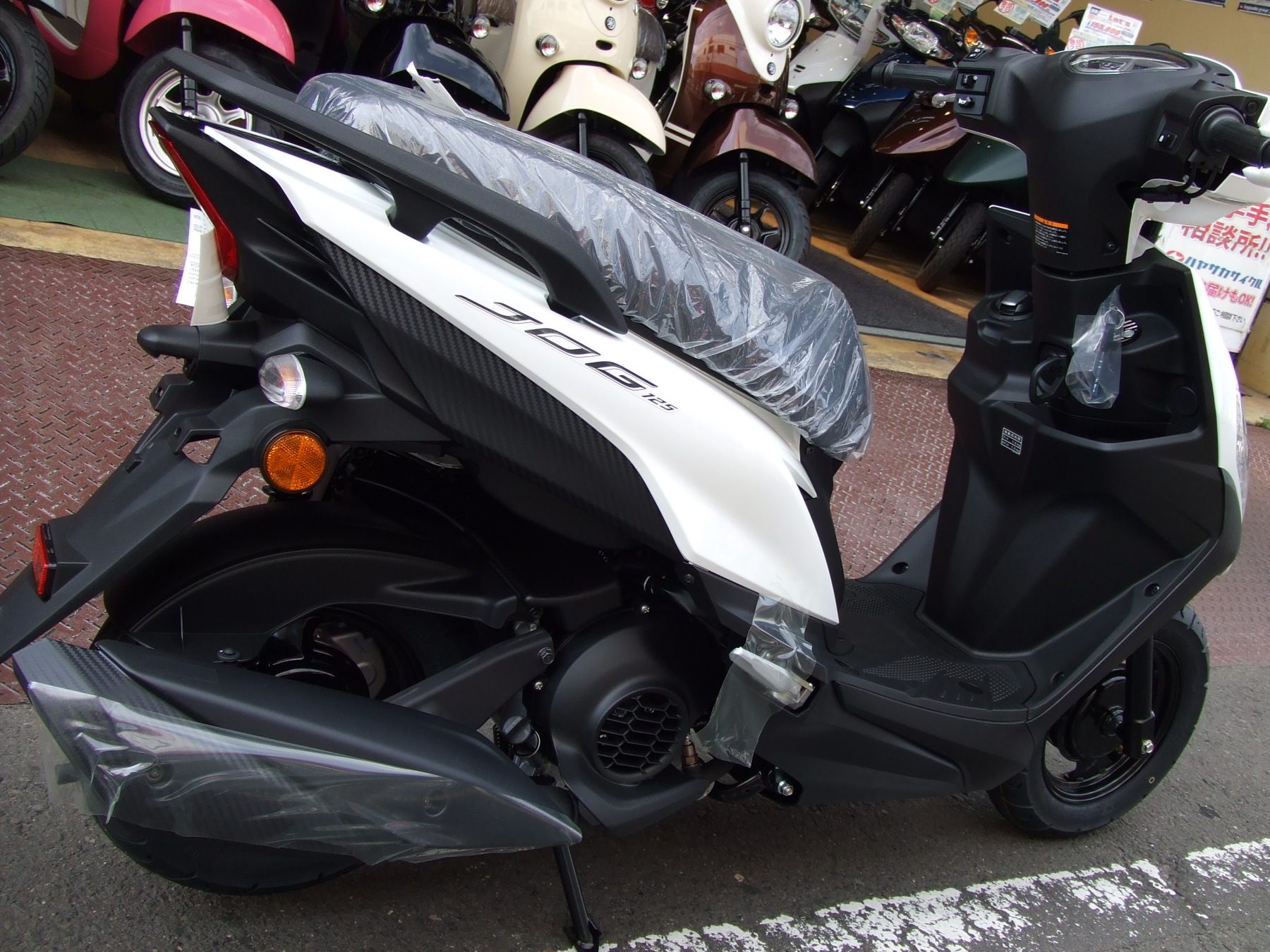 新たな通勤快速に旋風を巻き起こす？！ NEWモデル YAMAHA JOG125 登場！！｜バイク・自転車の購入修理ならハヤサカサイクル