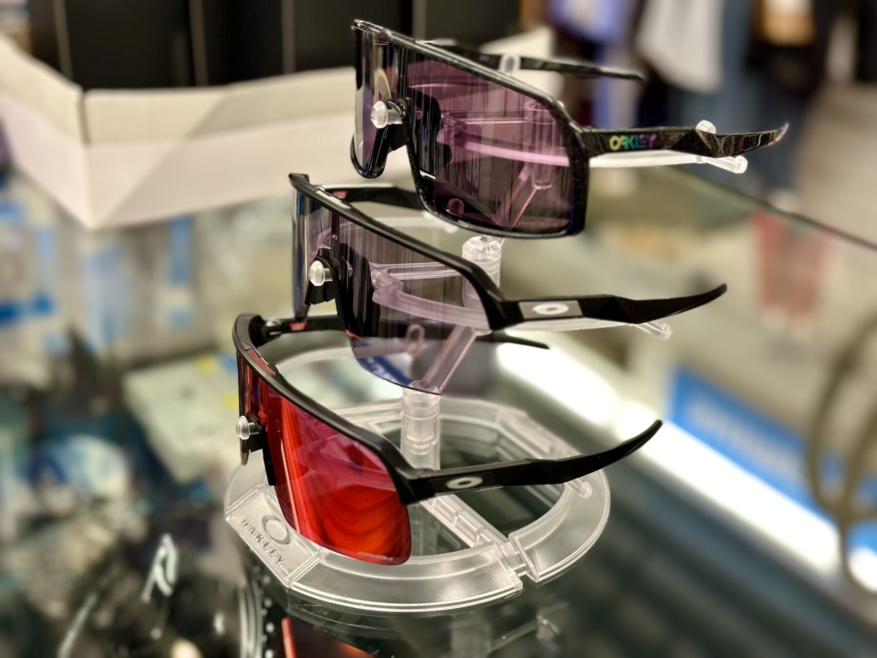 【OAKLEY】2024年モデル続々入荷！｜バイク・自転車の購入修理ならハヤサカサイクル