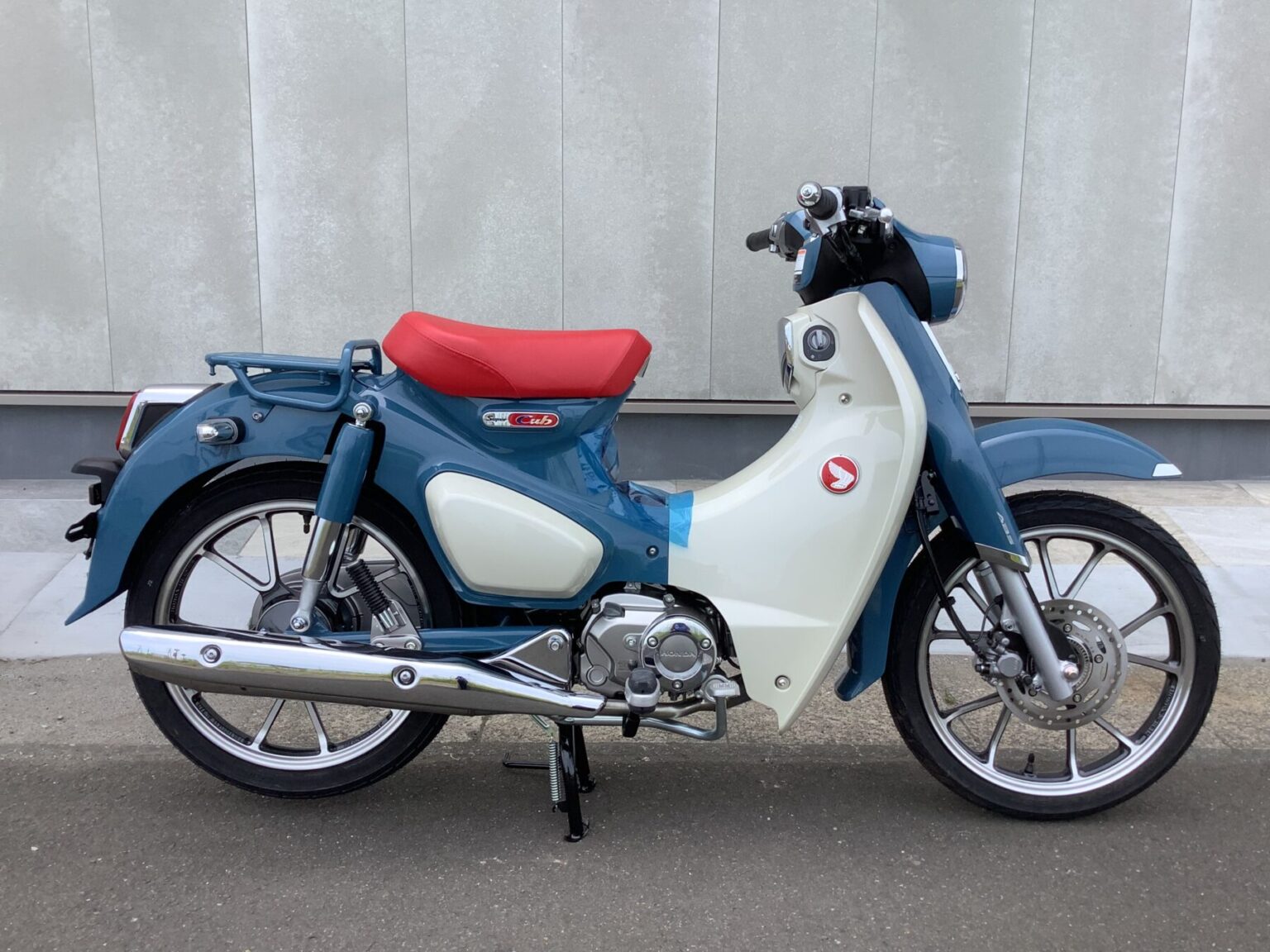 新車【HONDA スーパーカブC125】入荷しました！｜バイク・自転車の購入修理ならハヤサカサイクル